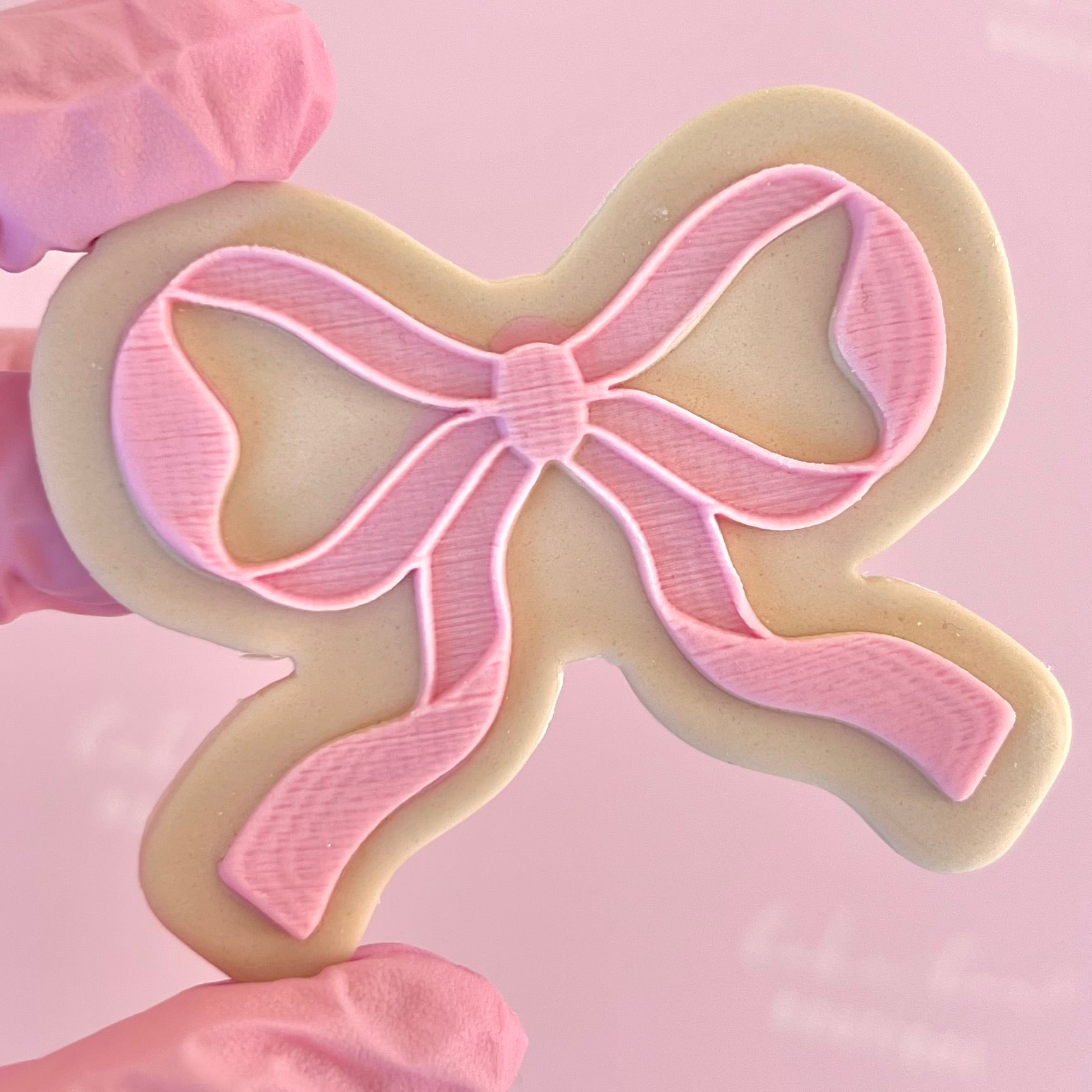 PRETTY BOW - RAISED EMBOSSER – Bake Box Boutique