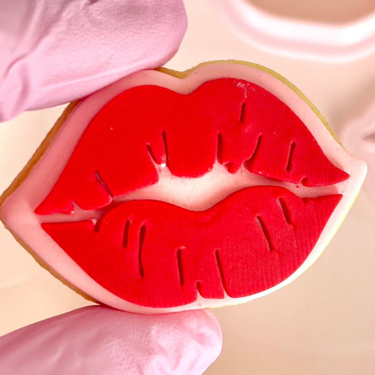 LIPS - EMBOSSER AND CUTTER – Bake Box Boutique