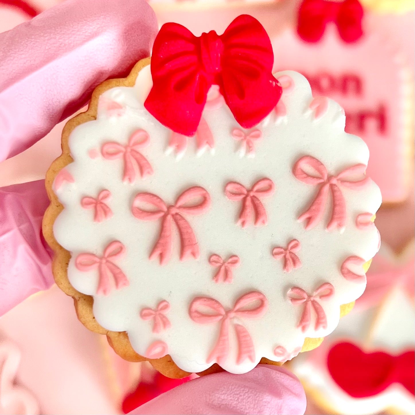 BOW PATTERN - RAISED EMBOSSER – Bake Box Boutique