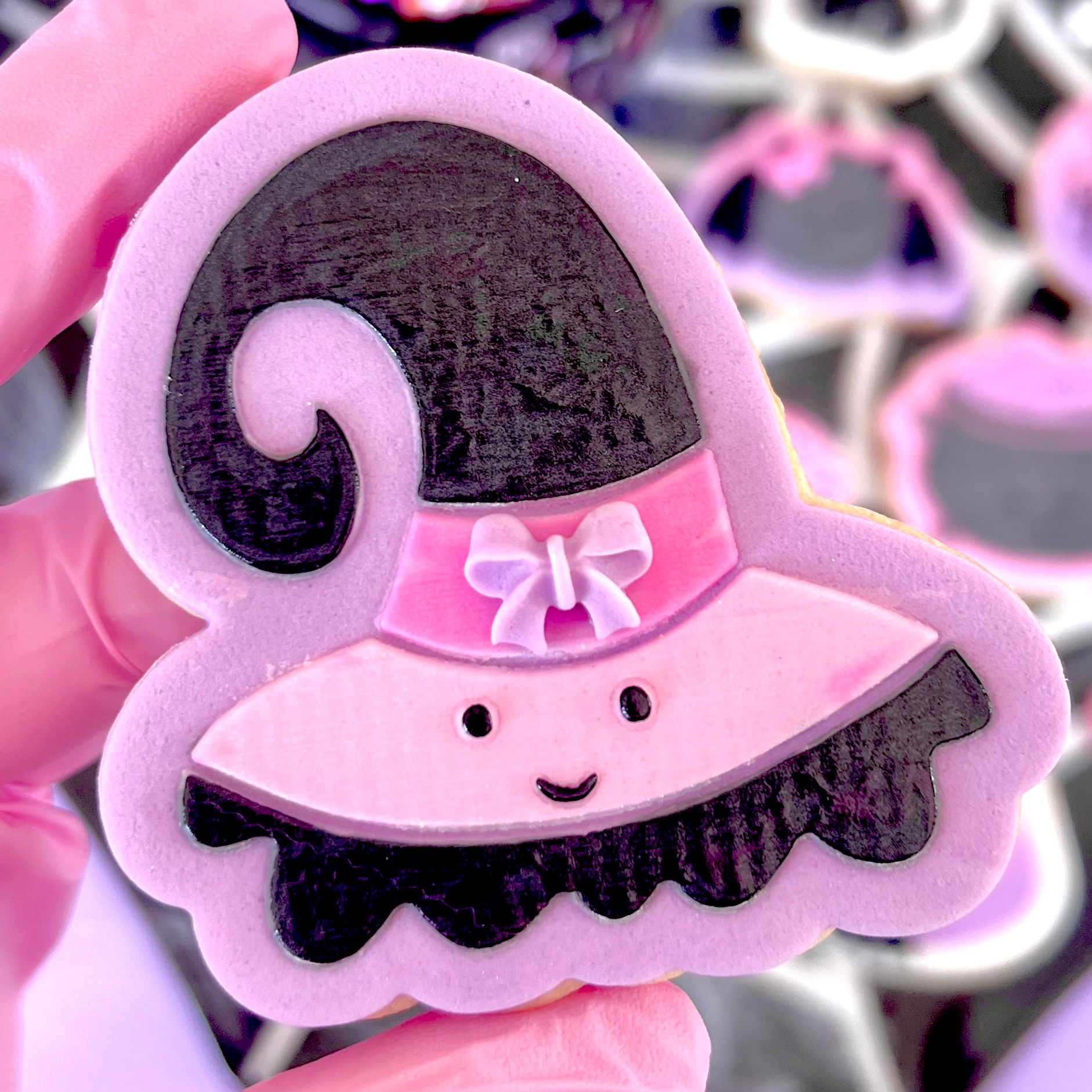 WITCHES HAT - RAISED EMBOSSER – Bake Box Boutique