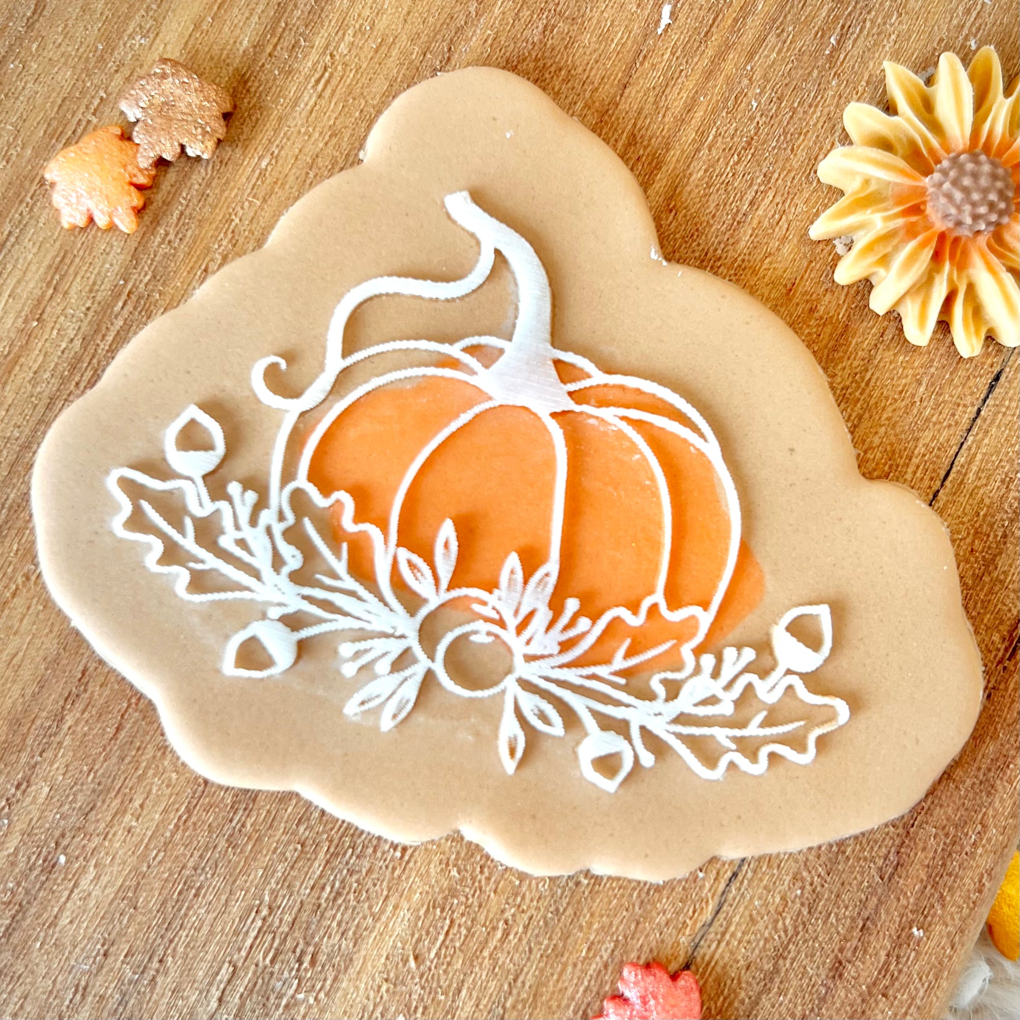FLORAL PUMPKIN - RAISED EMBOSSER – Bake Box Boutique