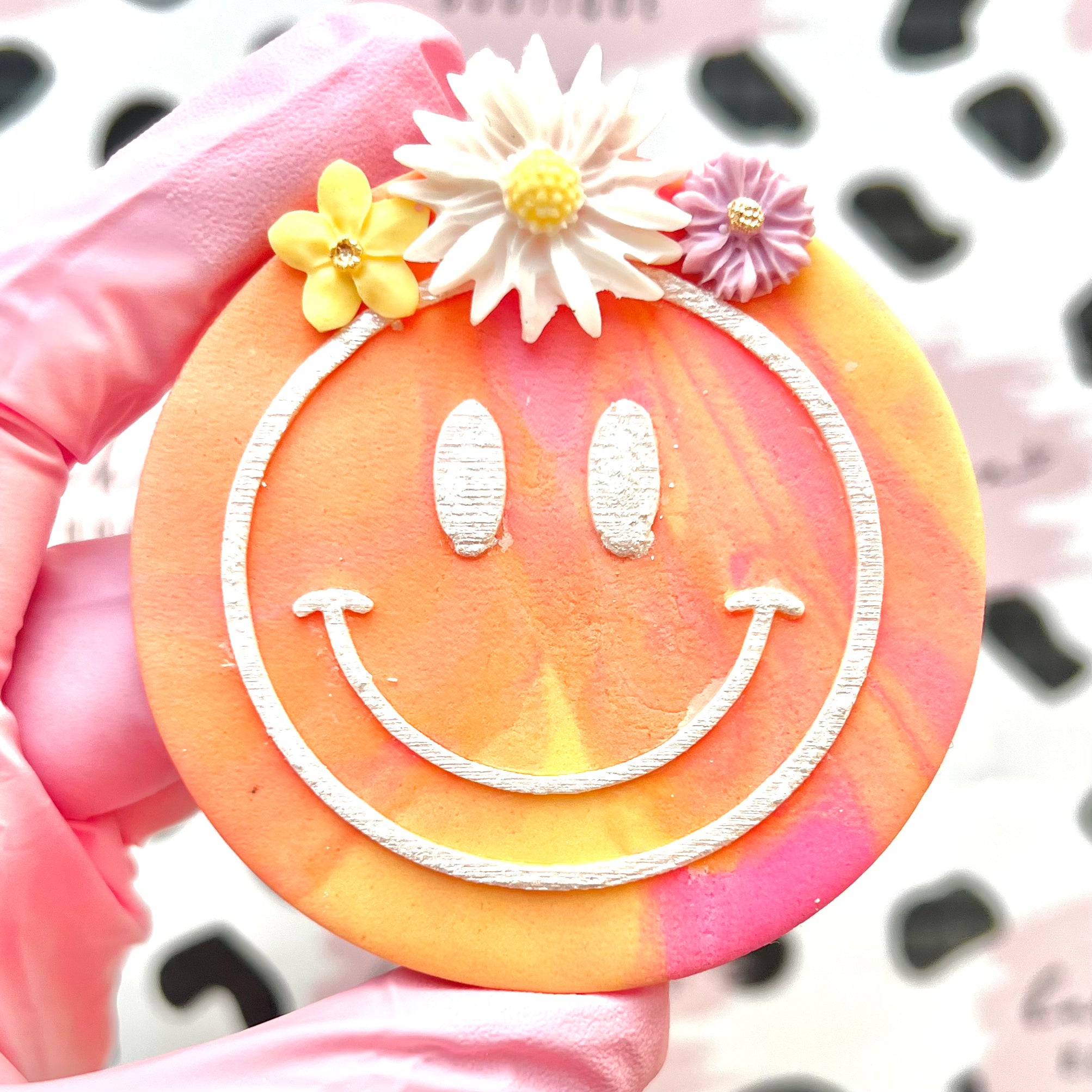 SMILEY FACE - RAISED EMBOSSER – Bake Box Boutique