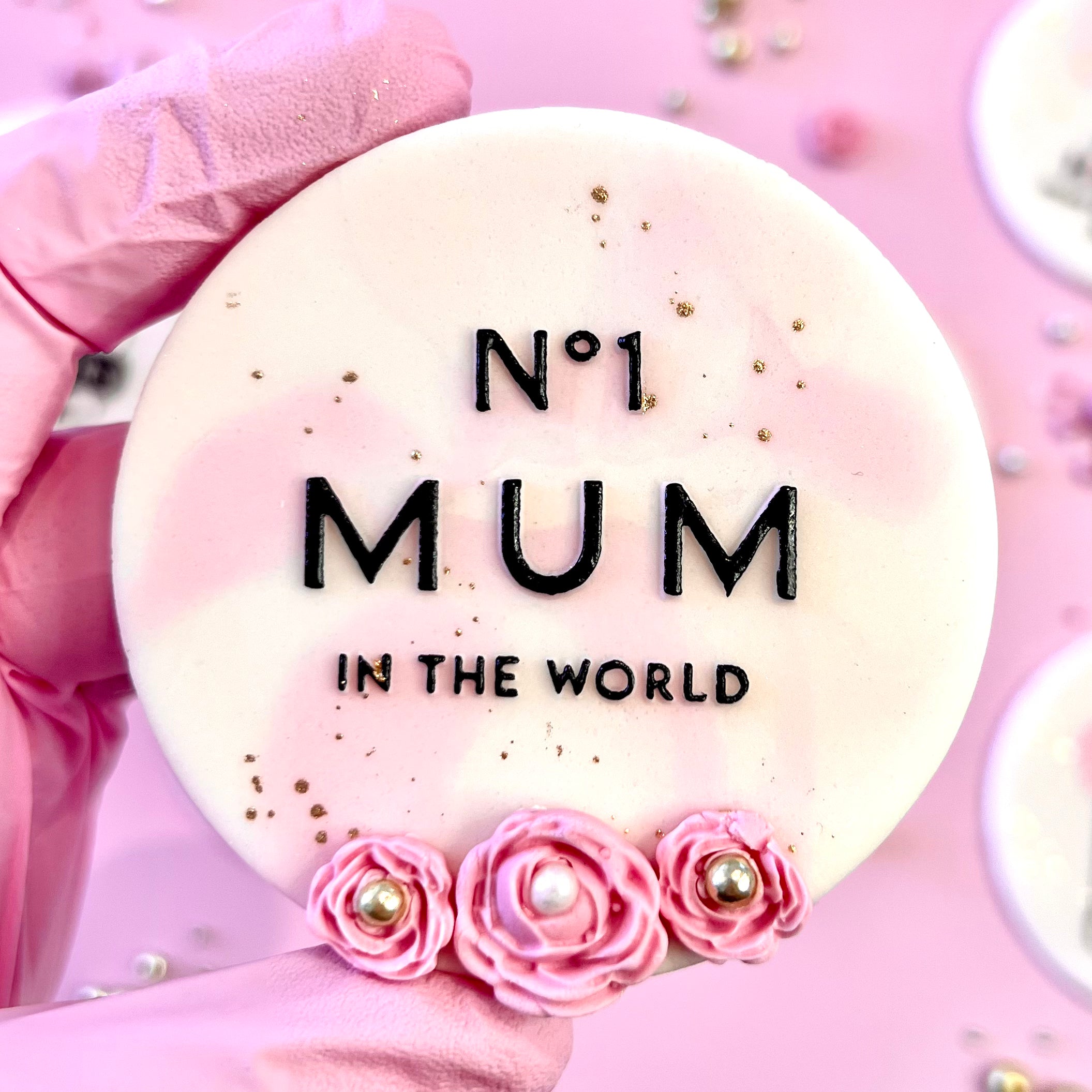 NO.1 MUM IN THE WORLD - RAISED EMBOSSER – Bake Box Boutique